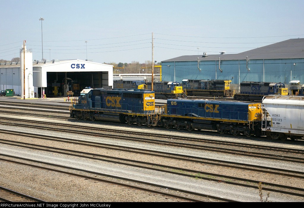 CSX 2439 & 1015